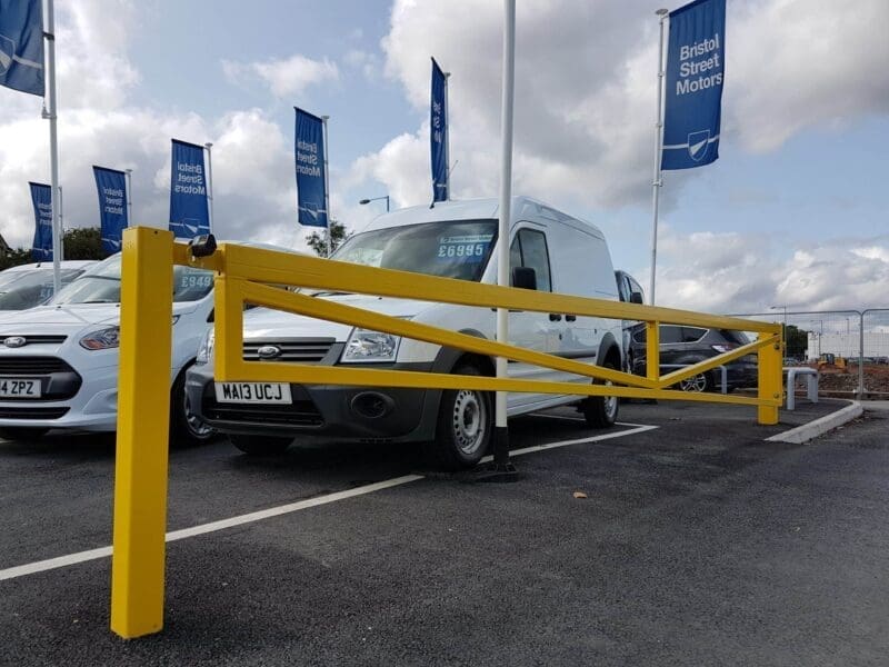 Heavy duty manual swing gate - Bollard Street