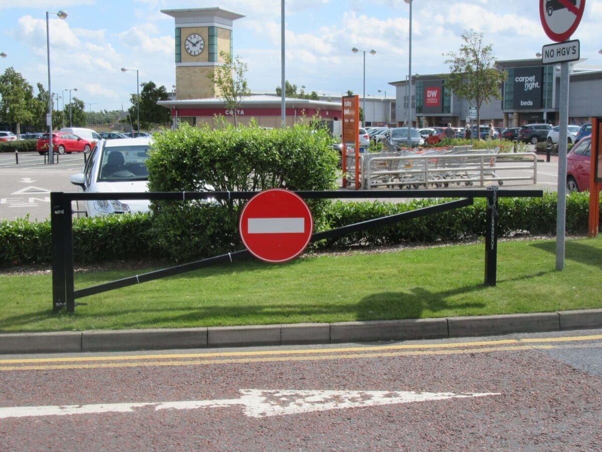 Standard Duty Manual Swing Gate - Bollard Street